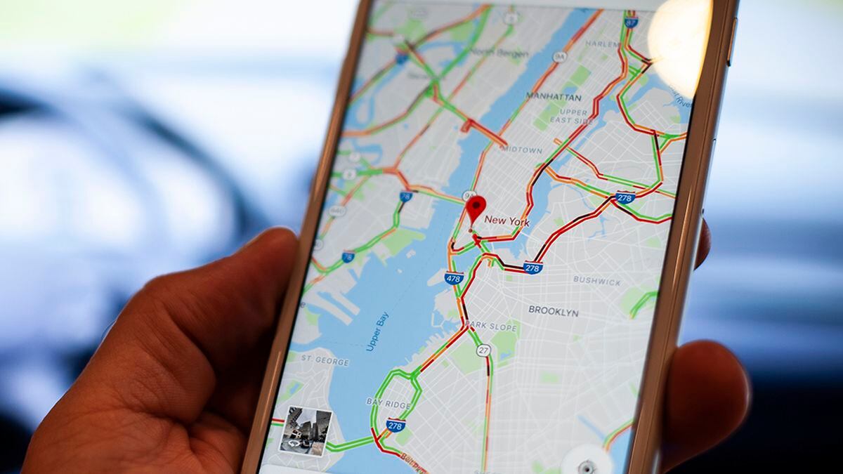 Artist creates Google Map ‘traffic jam’ with wagon of smartphones